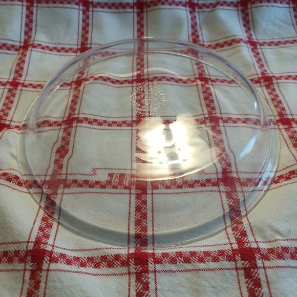 Pyrex | Kitchen | Vintage Pyrex 9 Inch Pie Plate Ovenware From The 97s ...